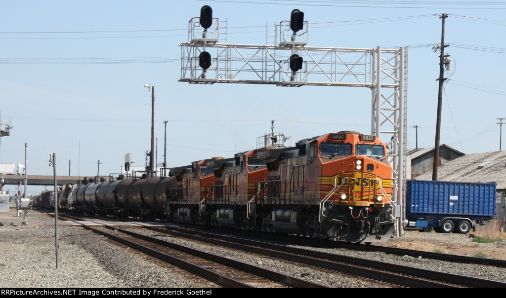 BNSF 5037